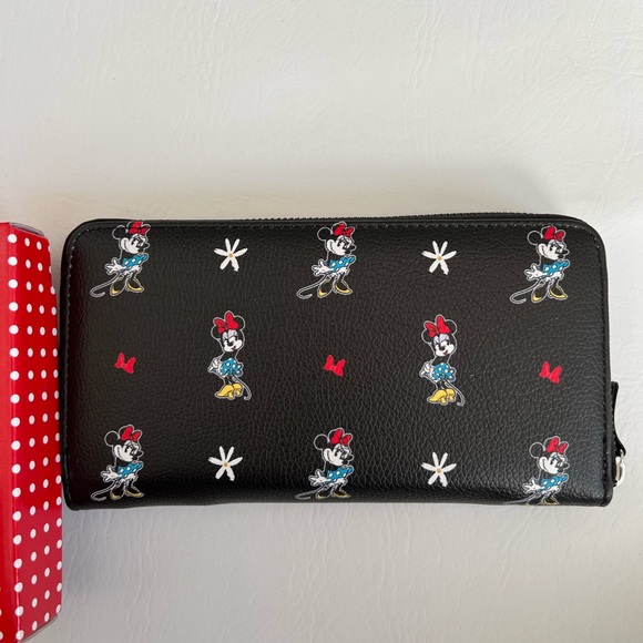 Disney | Bags | Disney Minnie Mouse Black Zip Around Wallet | Poshmark